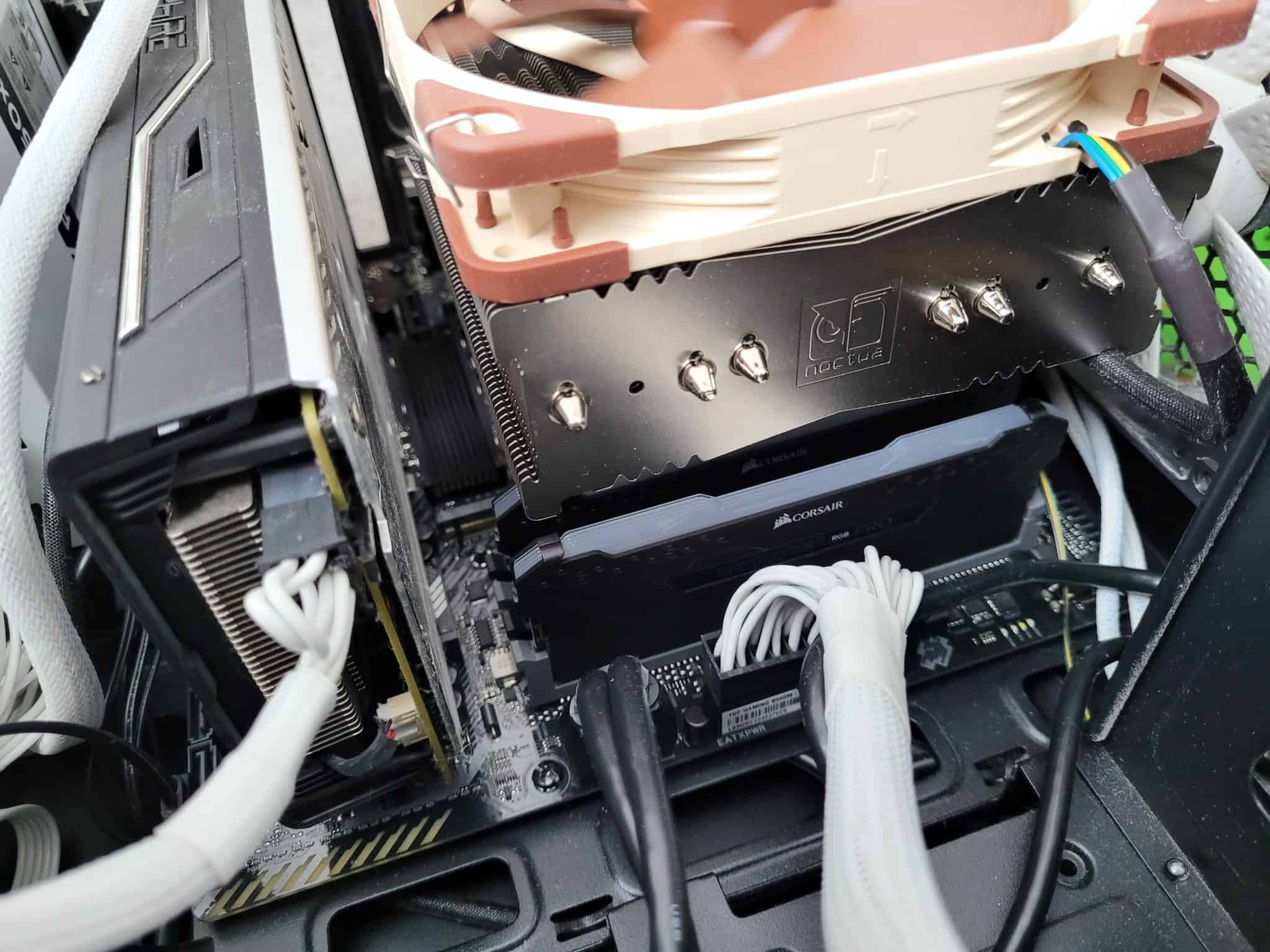 GPU Is On (& Fans Spinning): But There's No Monitor Display? - Tech ...